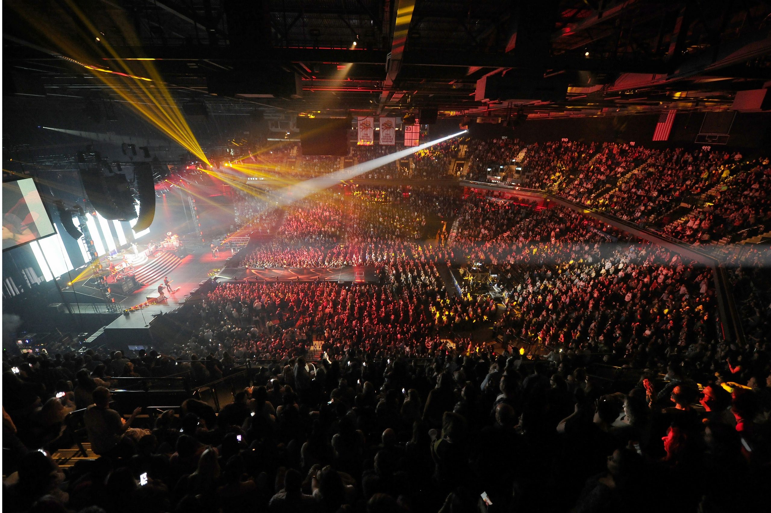 Experience 26 years of hot summer fun at Mohegan Sun | Finding Connecticut